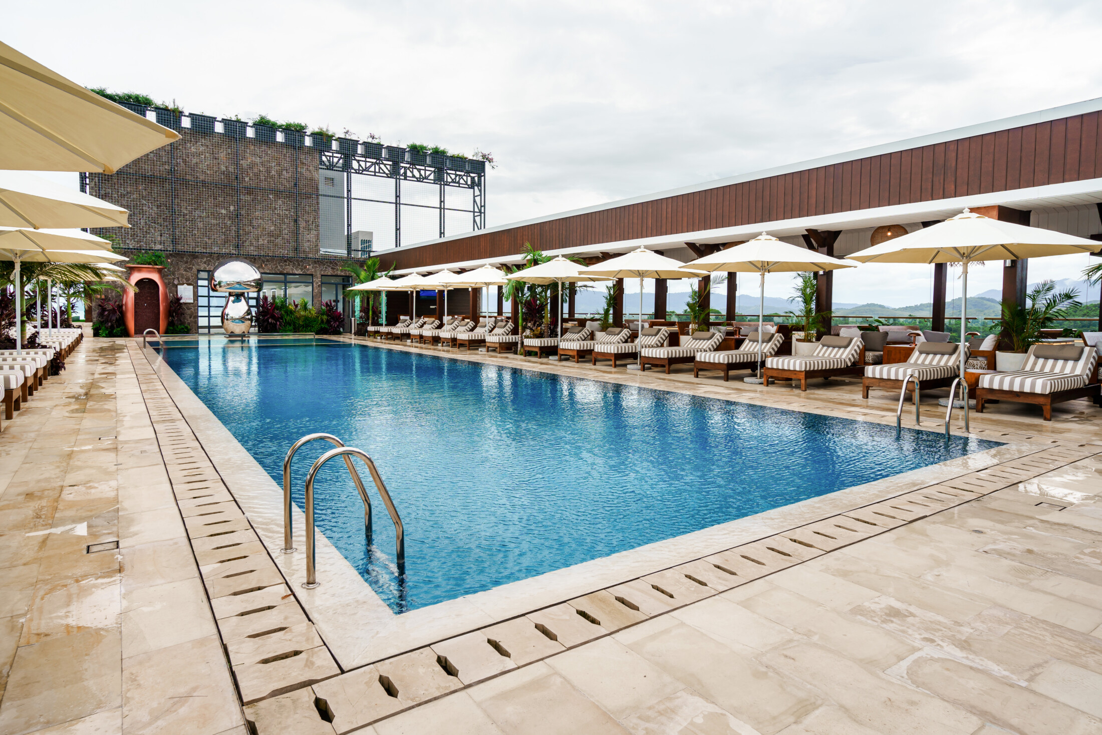 SAIL Rooftop Bar & Lounge