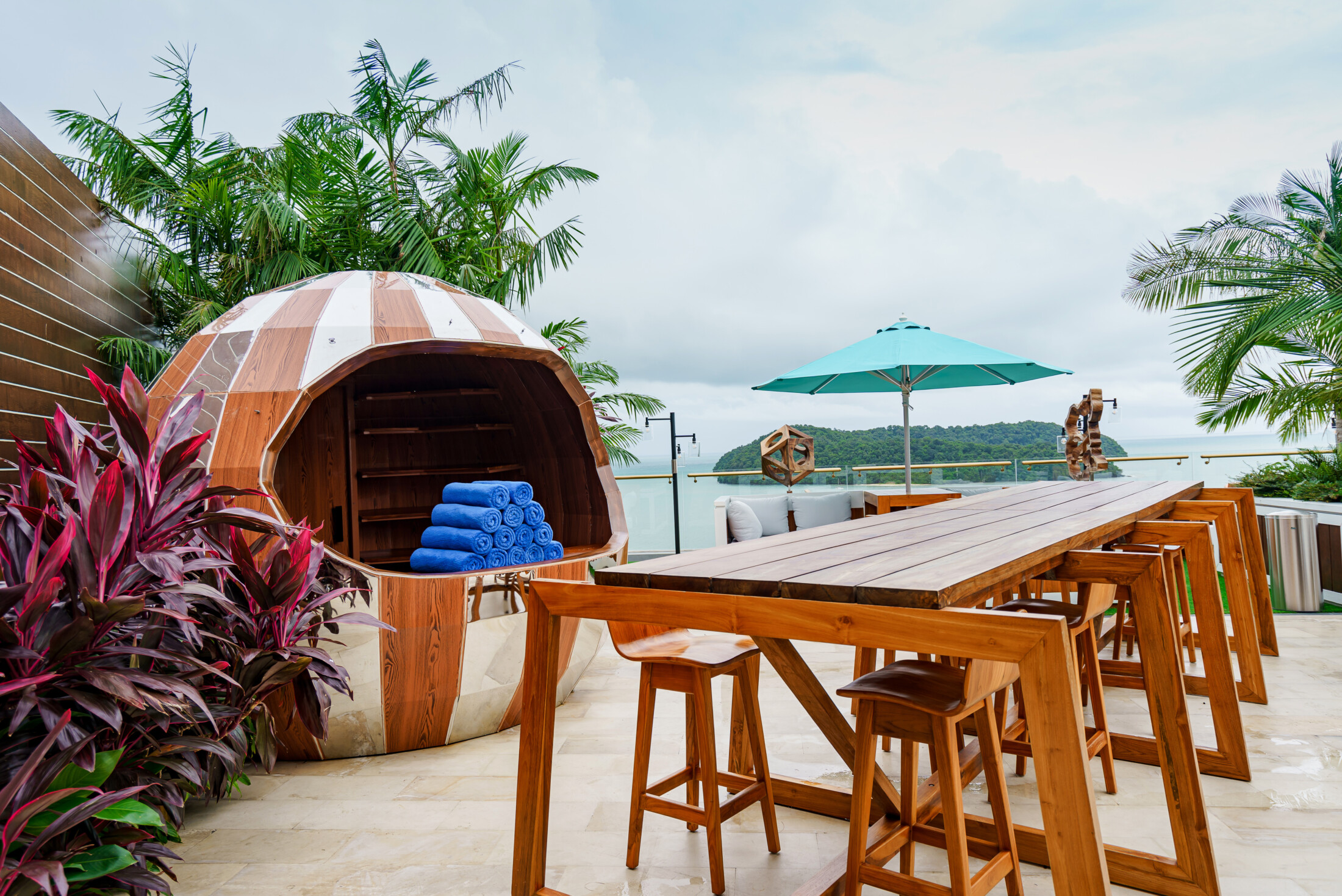 SAIL Rooftop Bar & Lounge