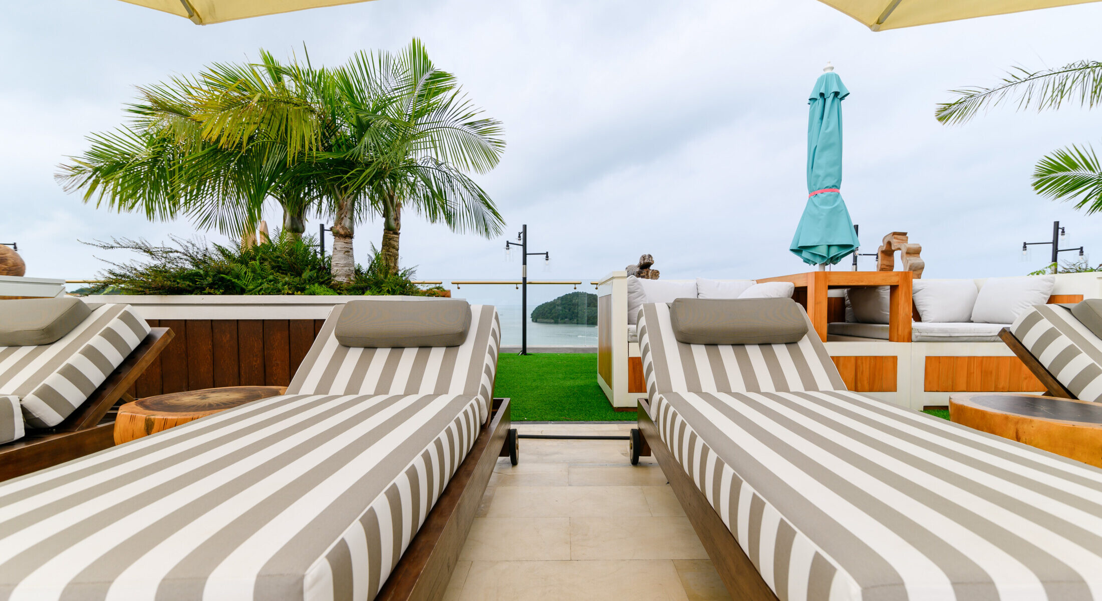 SAIL Rooftop Bar & Lounge